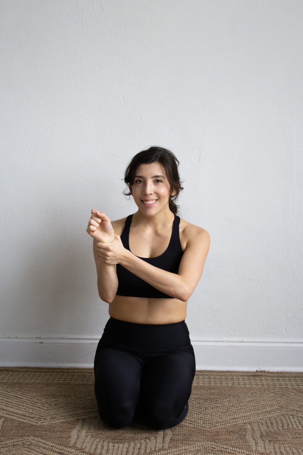 21 Easy Handstand Drills to Help You Balance - Elizabeth Vigen