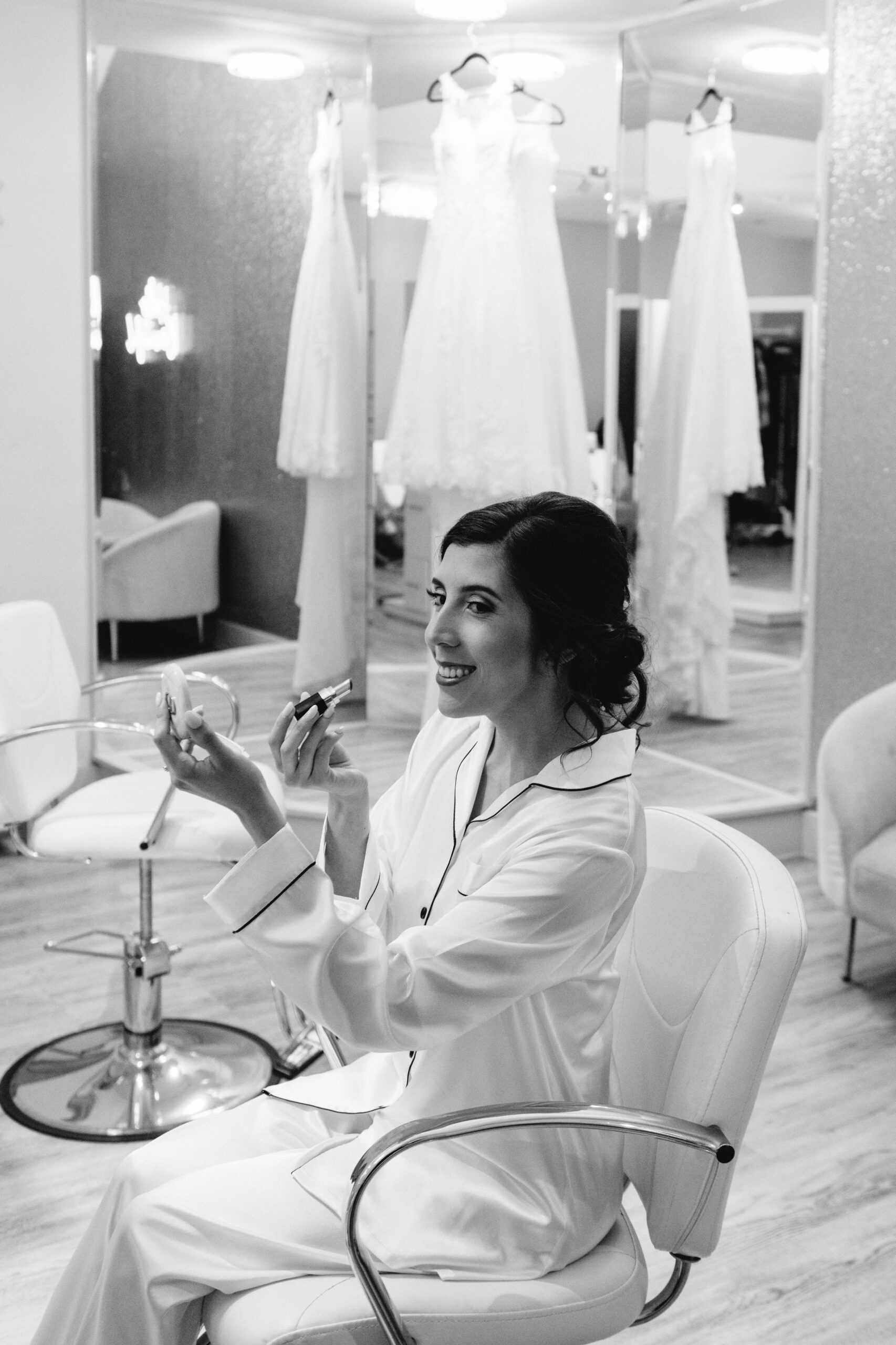Capturing the Moment: Getting Ready Wedding Photos - Elizabeth Vigen
